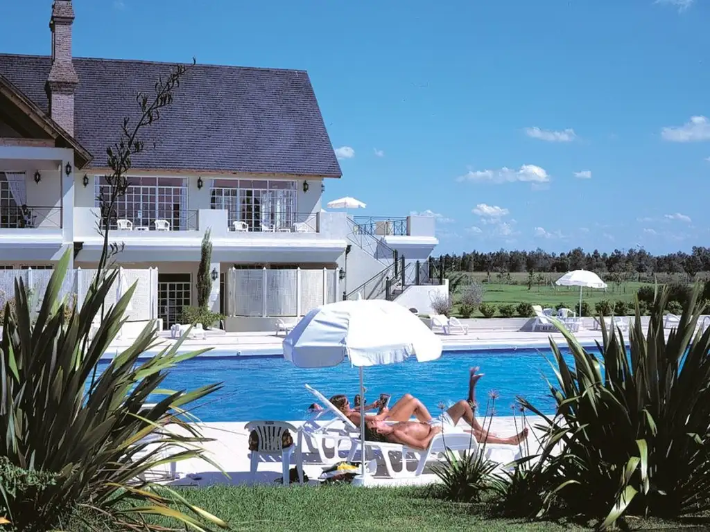 Saint Thomas - Country Club - Esteban Echeverria - Argenprop