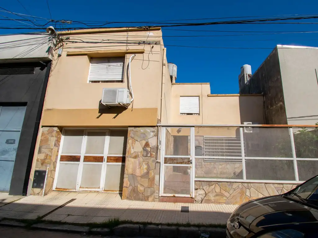 Casa Venta 5 ambientes 43 años, 400m2, 2 cocheras, Ruperto Perez 1600 ...