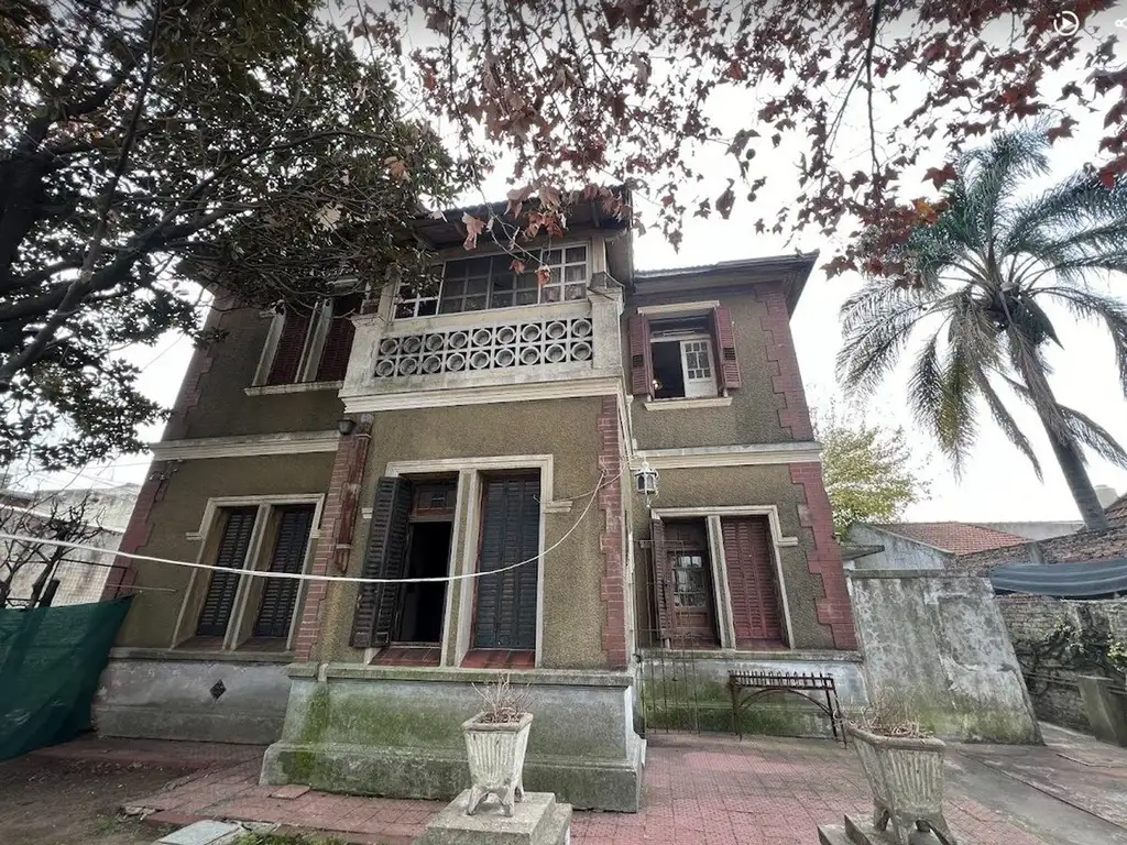 Casa Venta 4 ambientes 85 años, 200m2, 1 cochera, Carlos Gardel 800 ...