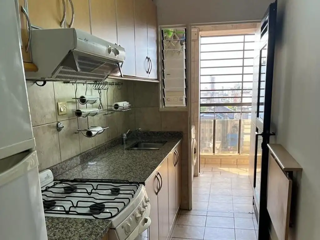 Venta Departamento 1 dormitorio 21 años, acepta mascotas, Frente, Cnel ...