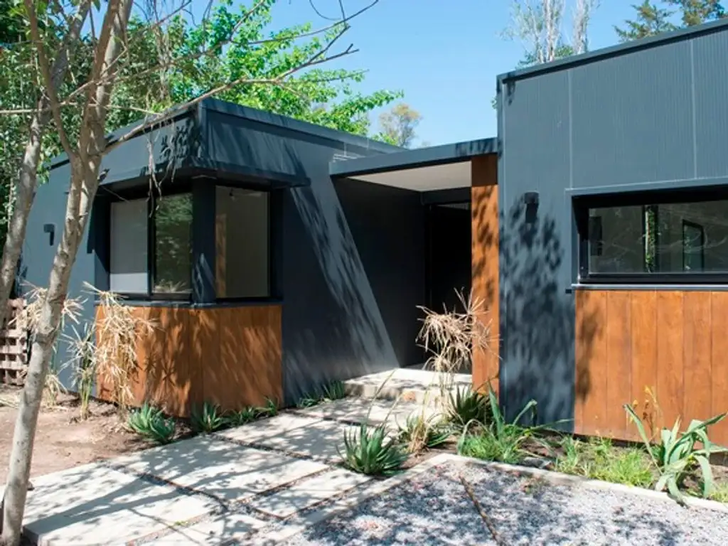 Venta Casa 3 dormitorios a estrenar, 110m2, 2 cocheras, Eva Perón 3000, Garin, Zona Norte ...