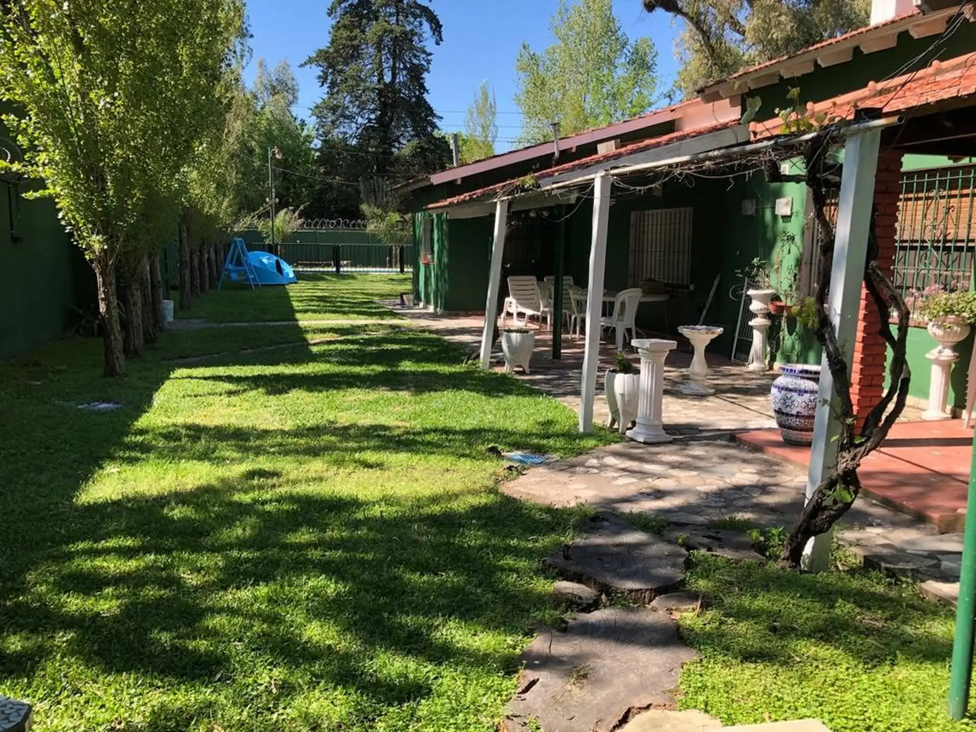 OPORTUNIDAD! CASAQUINTA PARQUE LELOIR C/PISCINA A 2 CDS DE M. FIERRO,1100M2 CON 320M2 CUB ...