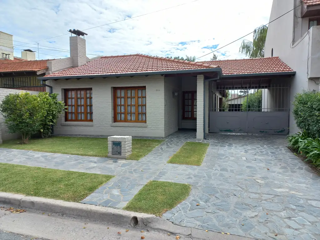Venta Casa 3 dormitorios 35 años, 170m2, 1 cochera, Carlos Gardel 1500, Tandil | Argenprop