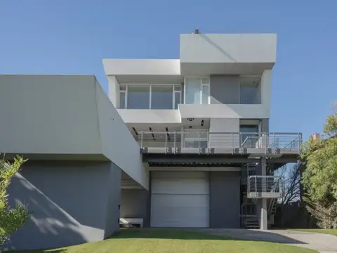 Casas en Venta en Carilo - Argenprop