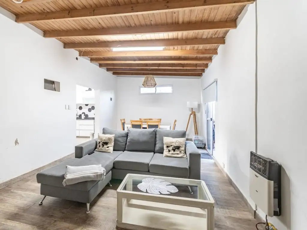 Venta Casa 3 dormitorios 35 años, 110m2, Teniente F. Bourquet 1300, Luis Guillon | Argenprop