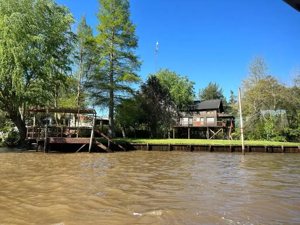 Venta Casa 6 dormitorios 14 años, con balcón, 162m2, 1Era Sección Islas Tigre 0, Tigre Centro ...