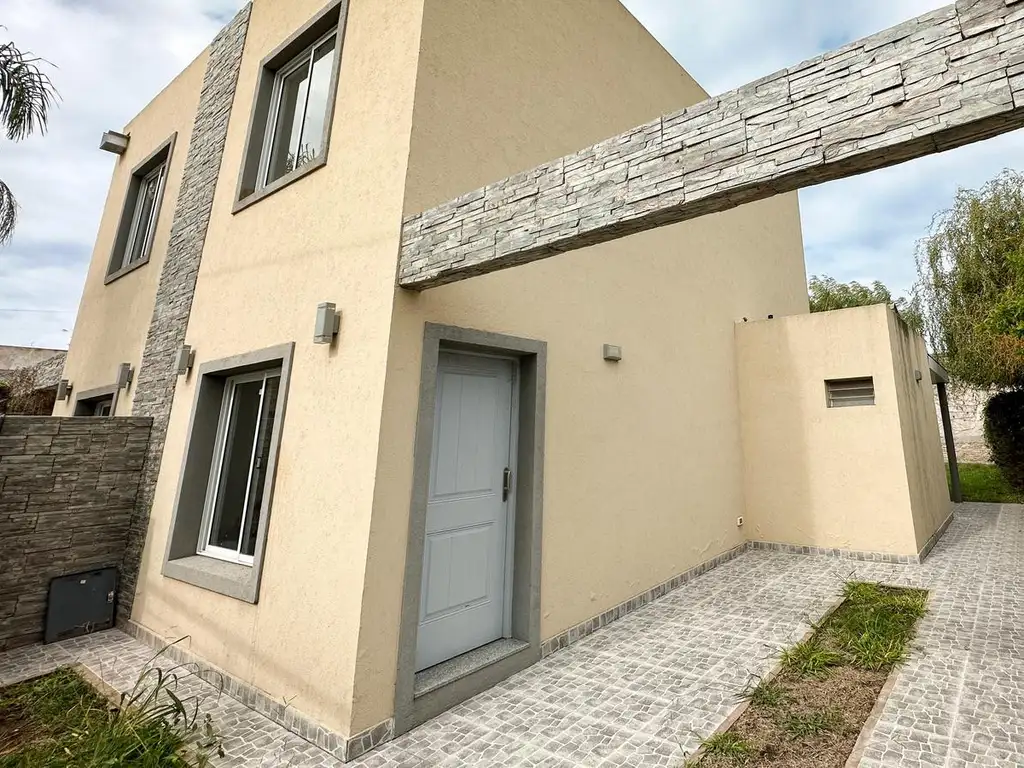 Venta Casa 2 dormitorios a estrenar, 1 cochera, 85m2, Sarmiento 173 San Andres Giles, San Andres ...