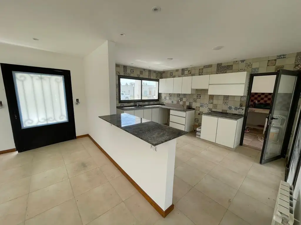 Casa en Venta en La Cesarina - 3 dormitorios - Argenprop