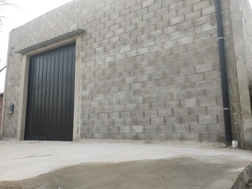 Alquiler Galpon, 10mts frente, 26mts fondo, Jose Rondeau 800, Santa ...