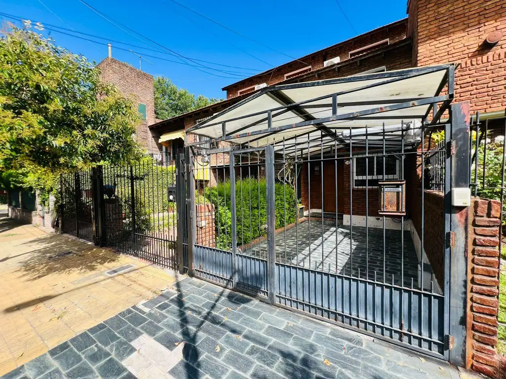 Venta Casa 25 años 3 dormitorios, 111m2, 1 cochera, Corrientes 426 ...