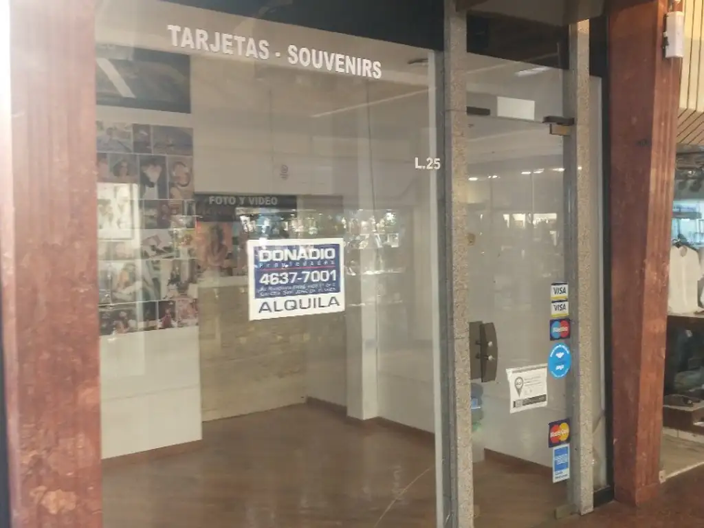 Alquiler Local, en edificio, galeri. shopp., Avenida Rivadavia 6800 ...