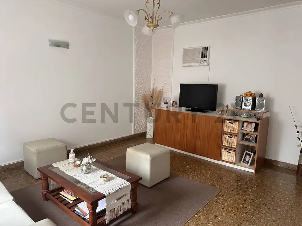 Venta Casa 2025 años 3 dormitorios, 85m2, 57 Entre 132 Y 133 1800 piso 0, Los Hornos | Argenprop