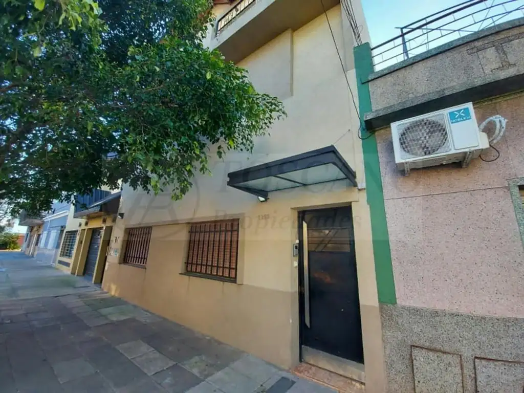 Venta PH 2 dormitorios, 56m2, Lateral, Caaguazú 7200, Liniers | Argenprop