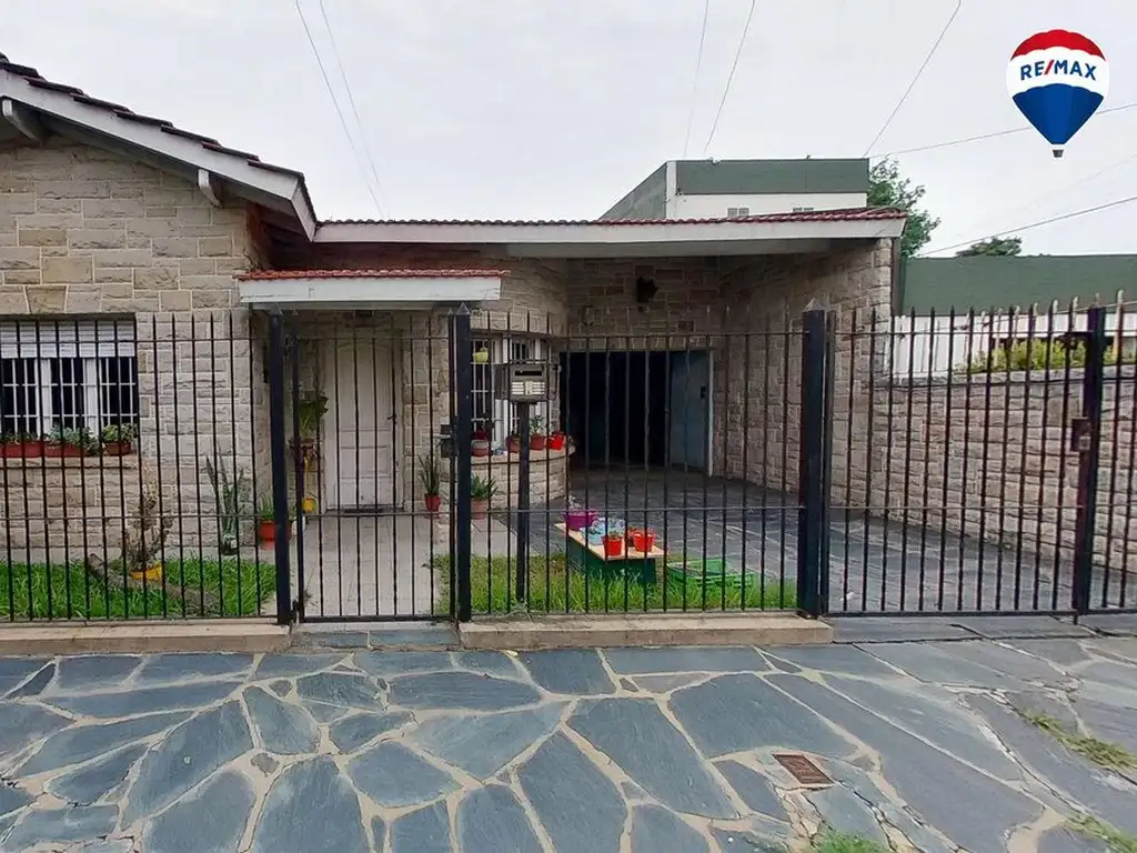 Venta Casa 66 años 3 dormitorios, 149m2, 1 cochera, Jorge Newbery 100, Lomas De Zamora | Argenprop