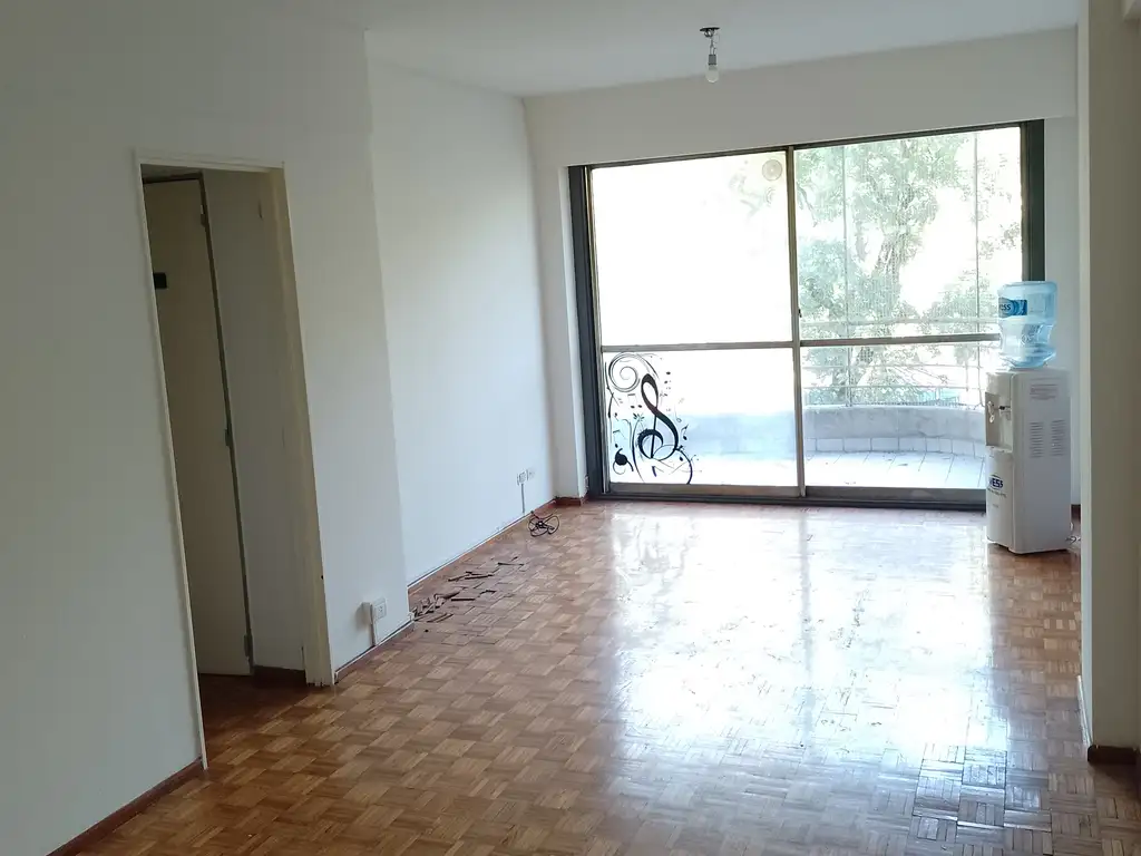 Departamento Alquiler 40 años 3 ambientes, Frente, Sur, Av. Caseros ...
