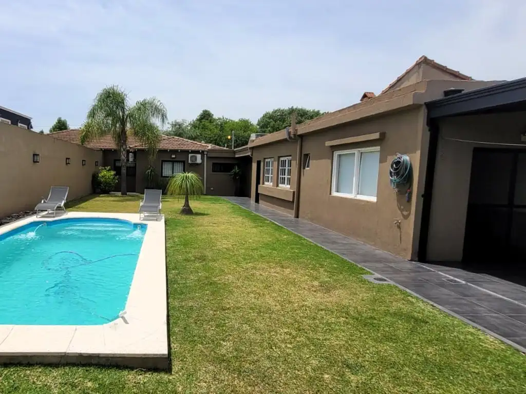 Venta Casa 3 dormitorios, 200m2, Bevilaqua 100, Ciudad Evita, La ...