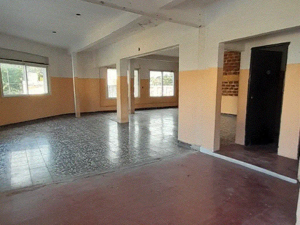 Local Alquiler, en edificio, San Lorenzo 2000 piso 1, Martin Coronado | Argenprop