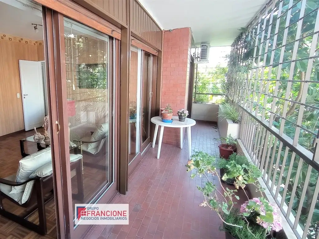 Venta Departamento 50 años 3 dormitorios, acepta mascotas, Frente ...