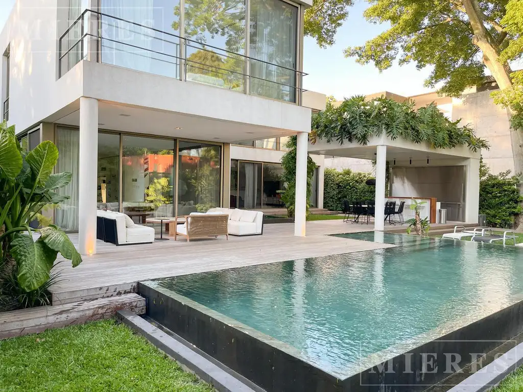 Venta Casa 2 años 5 dormitorios, 542m2, con balcón, 33 Orientales 911 ...