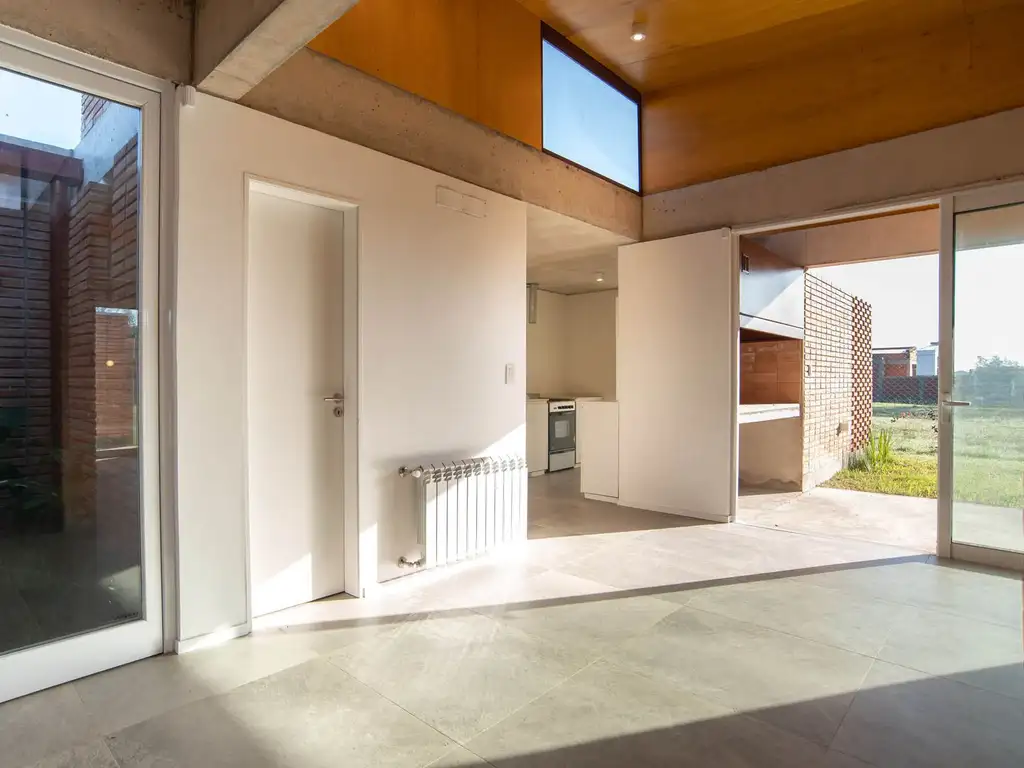 Venta Casa a estrenar 2 dormitorios, 105m2, 2 cocheras, 132 Bis Y 482 4900, Joaquin Gorina ...